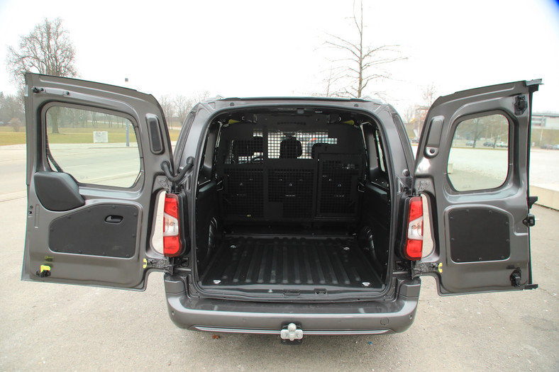 Opel Combo Cargo XL załogowy 1.5 Diesel – dla ekip pracujących – Test