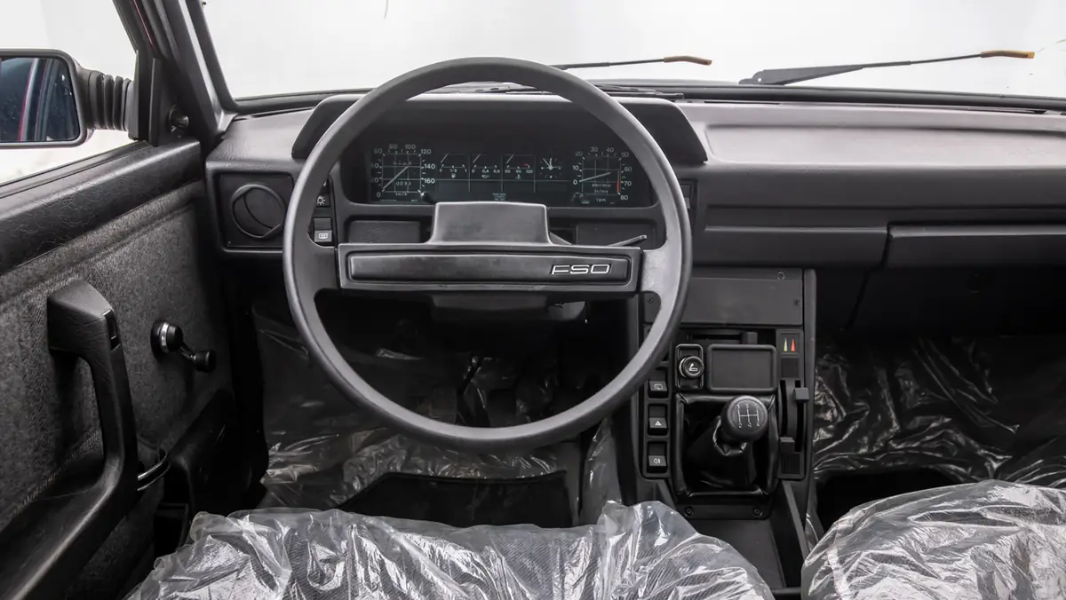 Fabrycznie nowy Polonez na sprzedaż. Czy cena przekroczy 100 tys. zł?