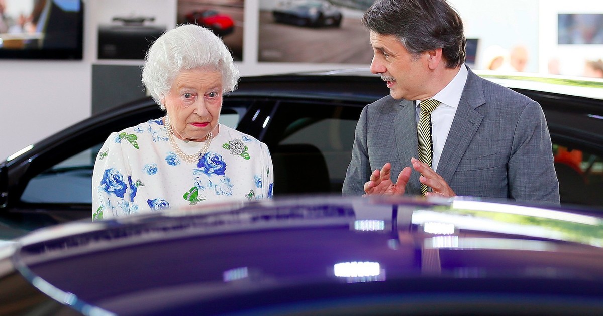 Take a look at the Queen's extravagant £10 million car collection ...