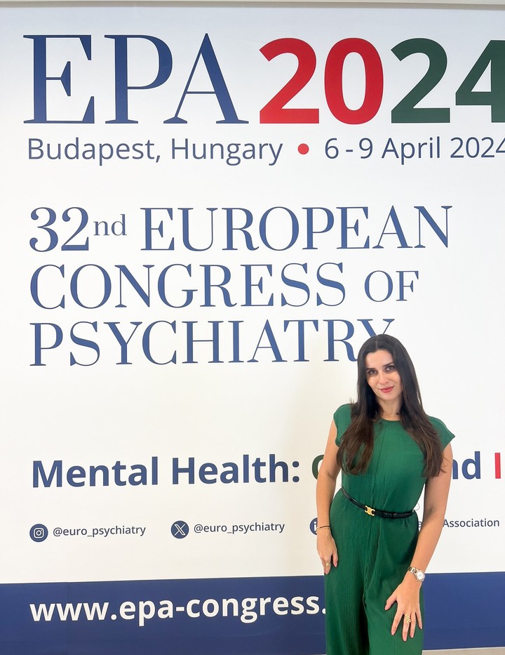 Jest lekarką, specjalizuje się w psychiatrii. "Pacjentka w manii miała 40 partnerów seksualnych"