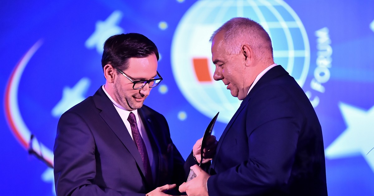 Jak propaganda PiS informuje o Obajtku? Jak rządowe media bronią ...
