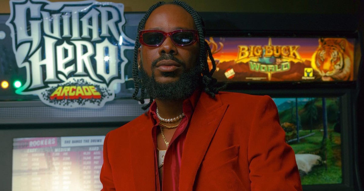 Adekunle Gold drops lavish video for hit single 'Five Star' | Pulse Nigeria