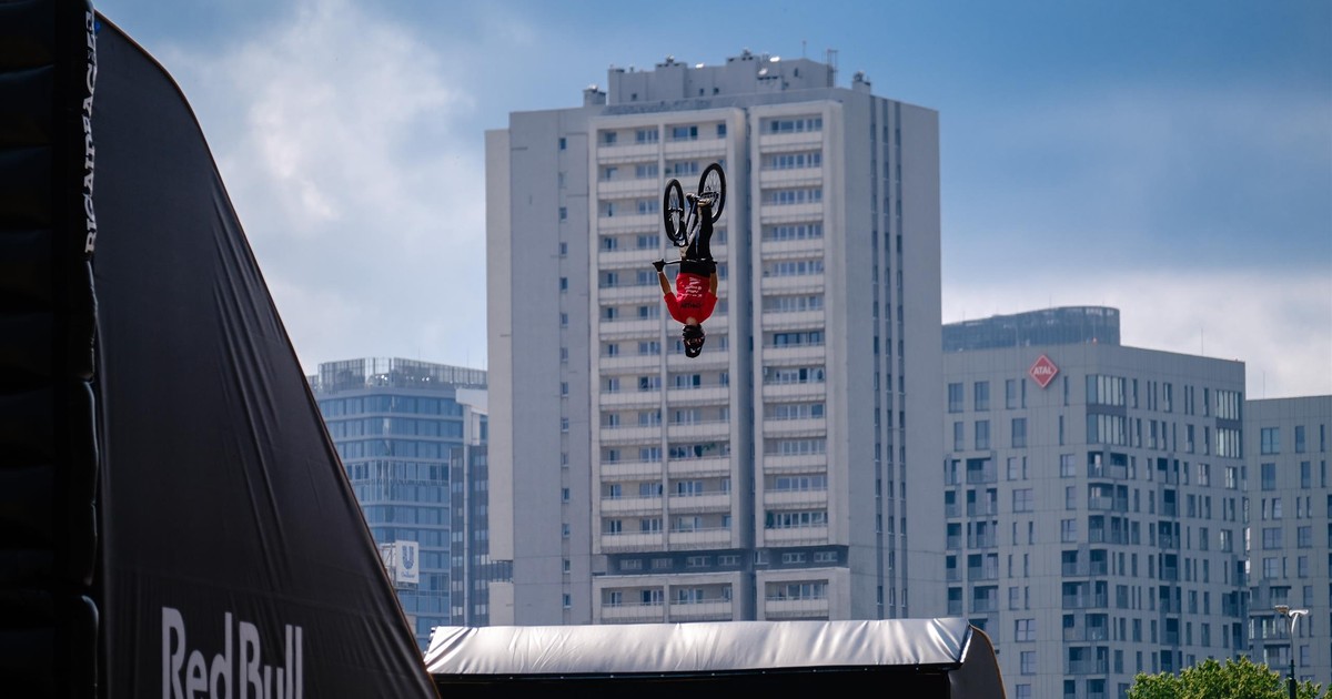 Red Bull Roof Ride w Katowicach. Dawid Godziek znów najlepszy