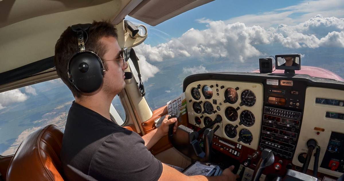 Pilot samolotu pasażerskiego opowiada o kulisach zawodu - Noizz