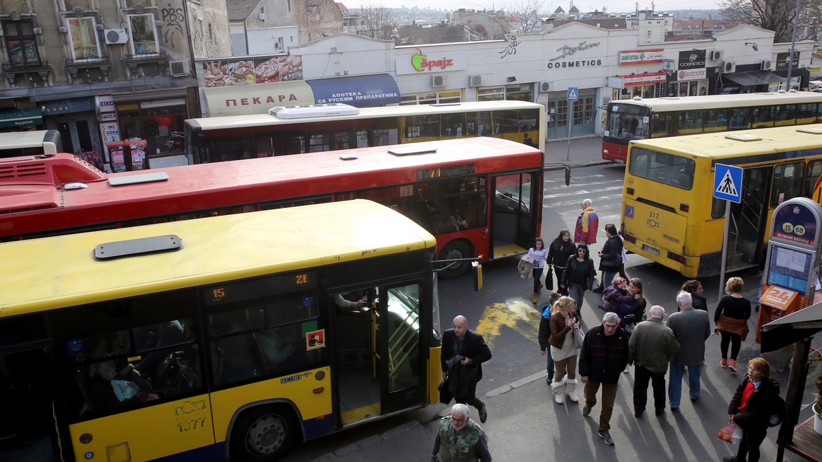 TRAŽIO DA MU DECA U AUTOBUSU PIPNU POLNI ORGAN! Užas u Zemunu: Uhapšen ...