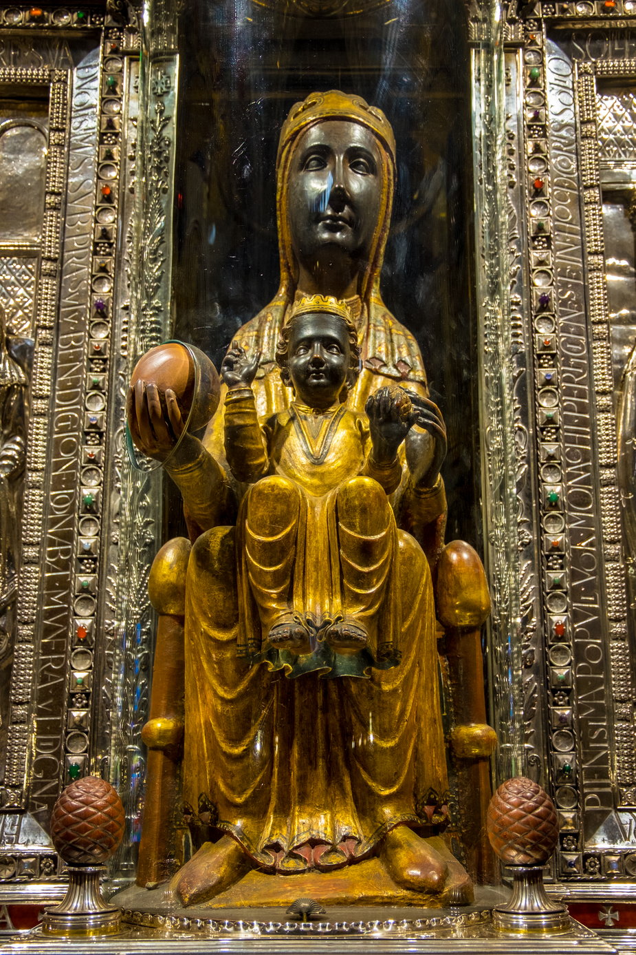 Skąd się wzięły Czarne Madonny? Wśród nich jest Matka Boska ...