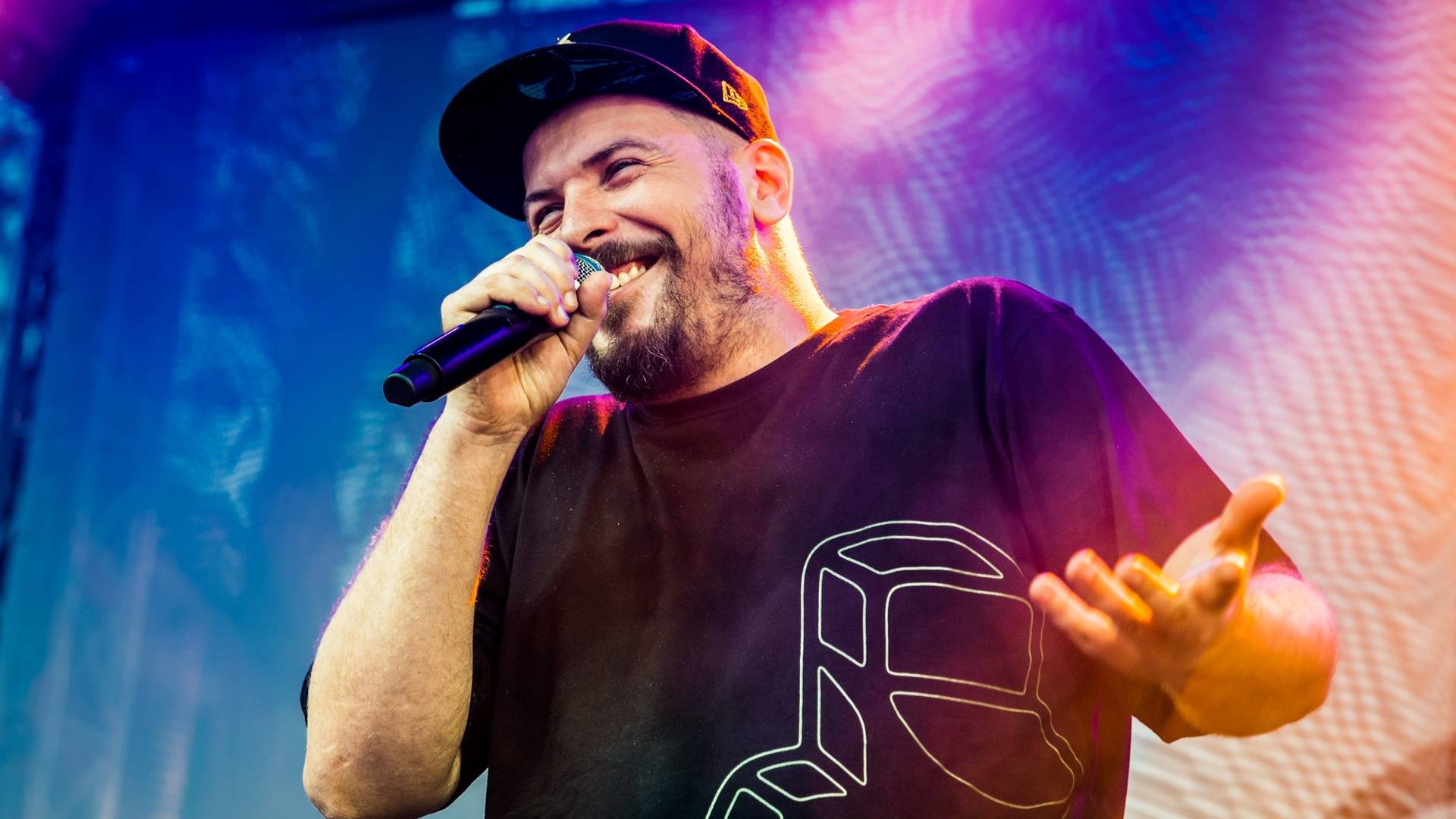 O.S.T.R. wydał książkę. "Brzydki, zły i szczery" już w maju - Noizz