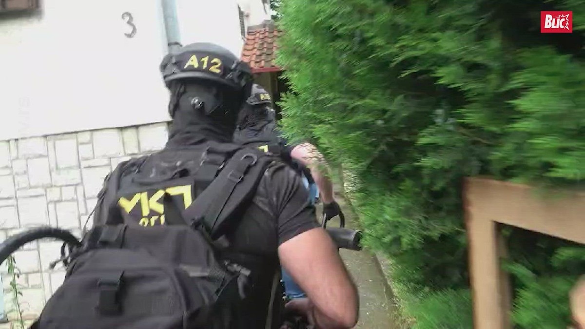 Uhapšen muškarac koji je bacio ručnu bombu u beogradskom lokalu - Blic