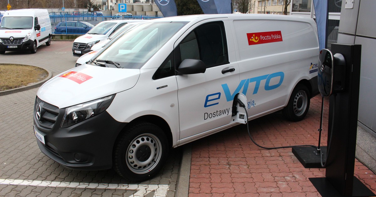 Poczta Polska testuje nowe auta dla listonoszy