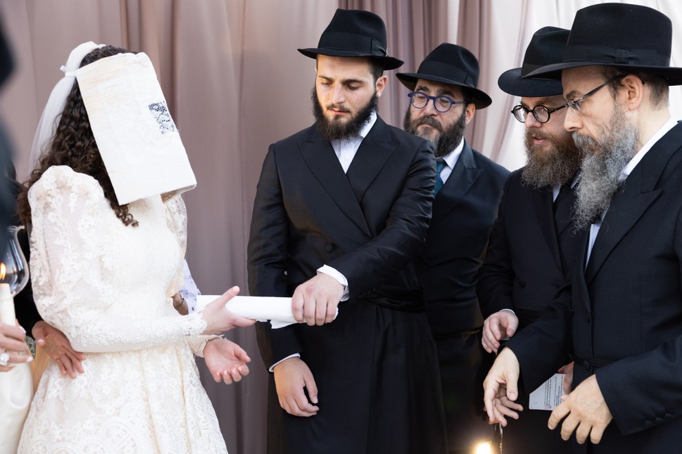 Exkluzív fotókon Köves Slomó lánya, Mushky esküvője - Blikk