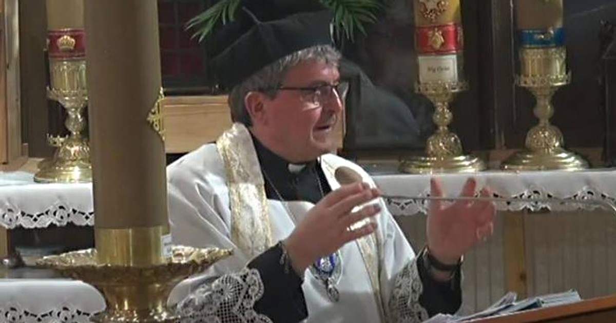 Ksiądz Natanek wyprawił huczną imprezę. Było prosię i fajerwerki