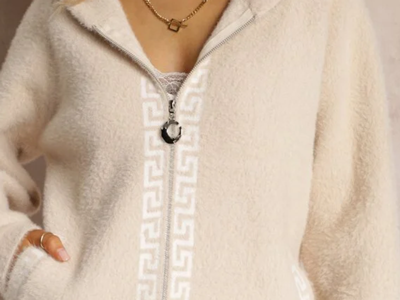 Puchata bluza z sieciówki hitem sezonu. Milusia, idealna na chłodne ...