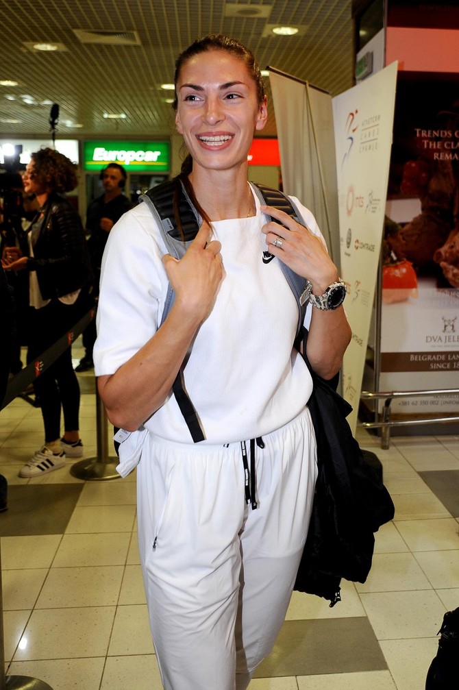 Ivana Španović pozirala u kupaćem i nokautirala sve - OVO SE ZOVE ...