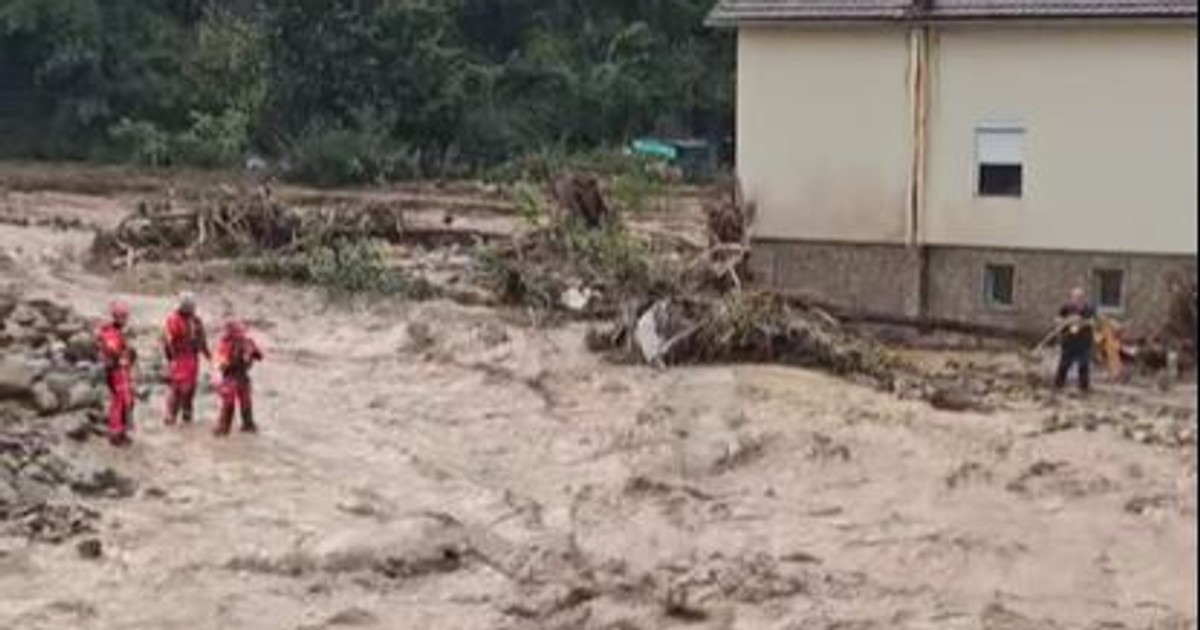 Poplave u Bosni: Spasioci kod Buturović Polja spasavali muškarca ...