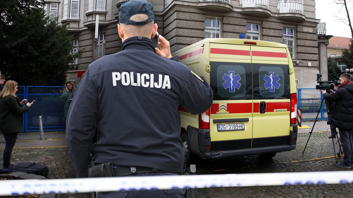 Pucnjava u Zagrebu: Upucan kontroverzni biznismen na parkingu, maskirani napadači pobegli - Blic