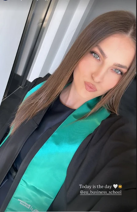 DŽEJLA RAMOVIĆ ZAVRŠILA FAKULTET Pevačica studirala u inostranstvu, a evo šta je po struci: Nema ...