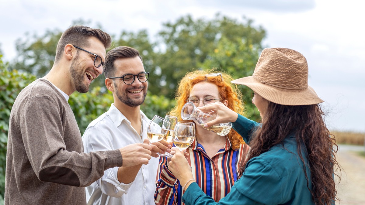 Ezt a bulibort ne hagyja ki - Tompa Imre rovata - Blikk