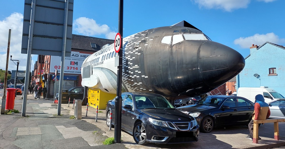 Take a look inside a Boeing 737 plane that's been converted into a ...