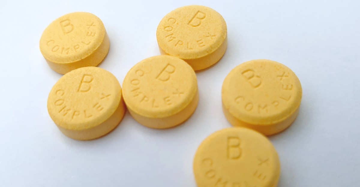 Witamina B Complex - na co pomaga? Jak i o której brać?