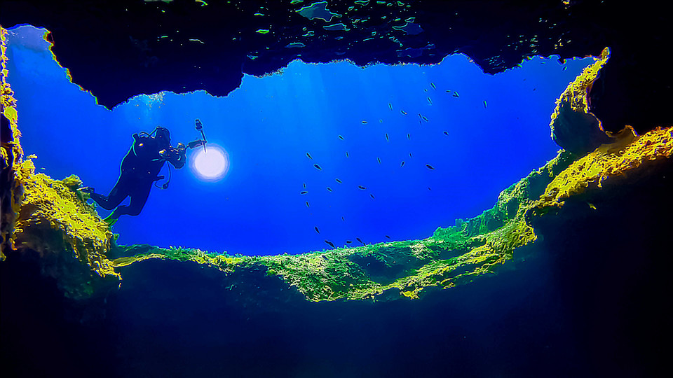 Cypr. Podwodne muzeum na Cyprze już otwarte. Na dnie morza są 93 rzeźby ...