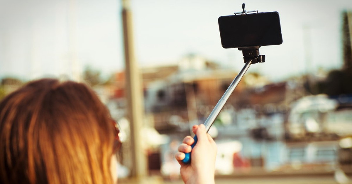 Do It Yourself, czyli historia selfie - Facet