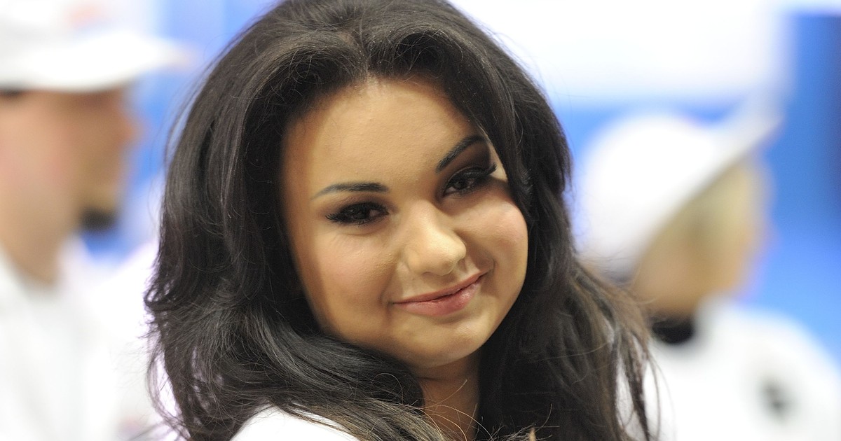 Wiktoria Grycan pokazuje...dekolt - Plejada.pl