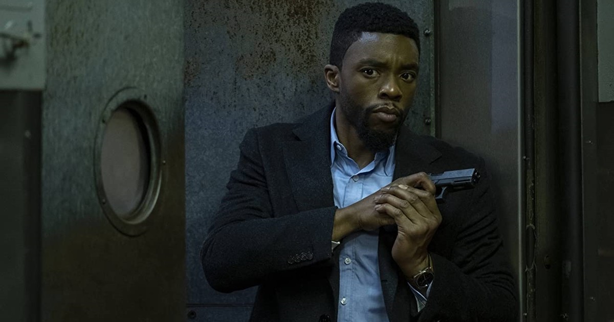 21 mostów - efektowne strzelaniny i policyjne akcje w filmie sensacyjnym