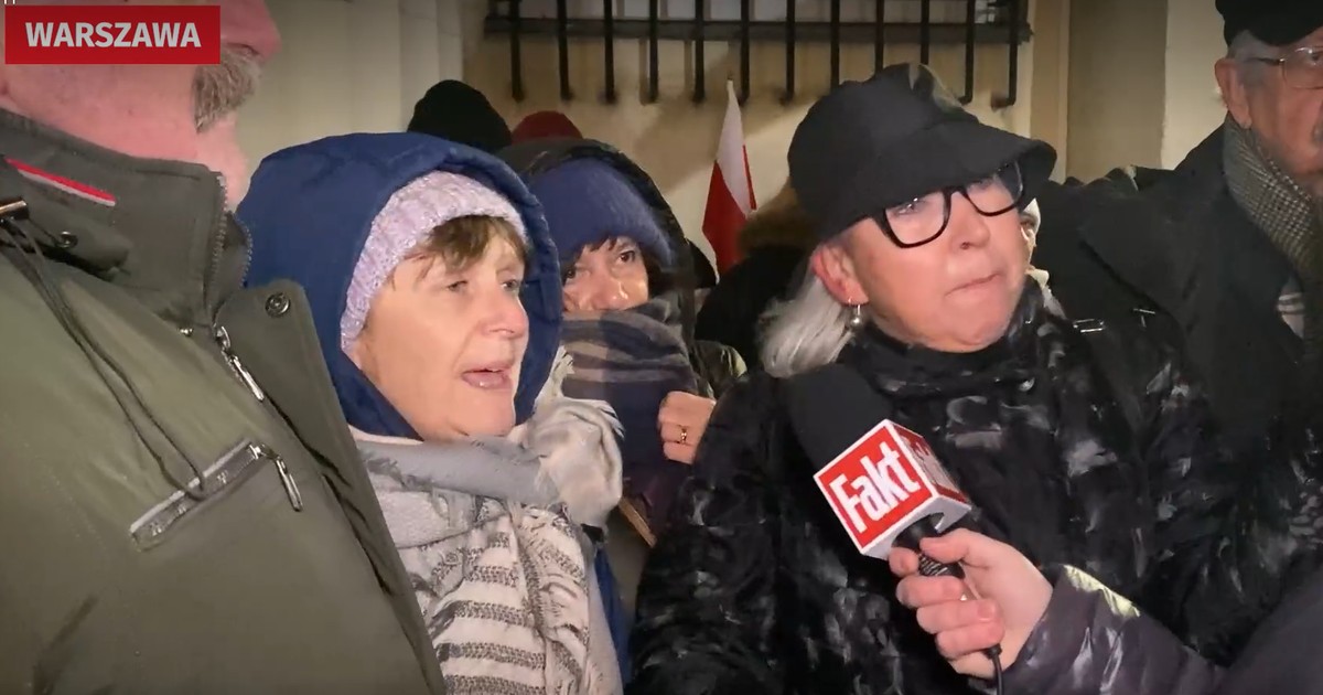 Protest pod TVP. Zwolennicy bronią swojej stacji. Co powiedzieli?