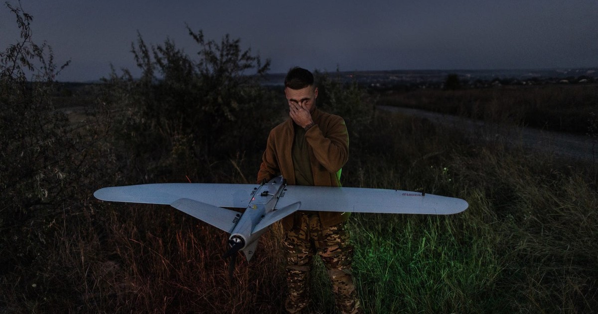 Russian soldiers captured a Ukrainian exploding drone — then it blew up ...