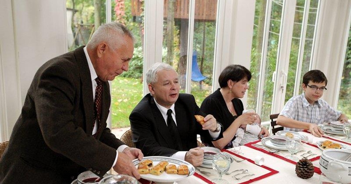 Kaczyński sięga w kampanii po dzieci | Newsweek