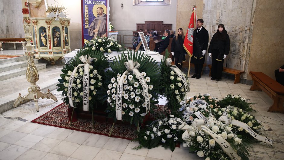 Pogrzeb 14-letniej Natalii z Andrychowa. Wzruszający gest kolegów ze ...