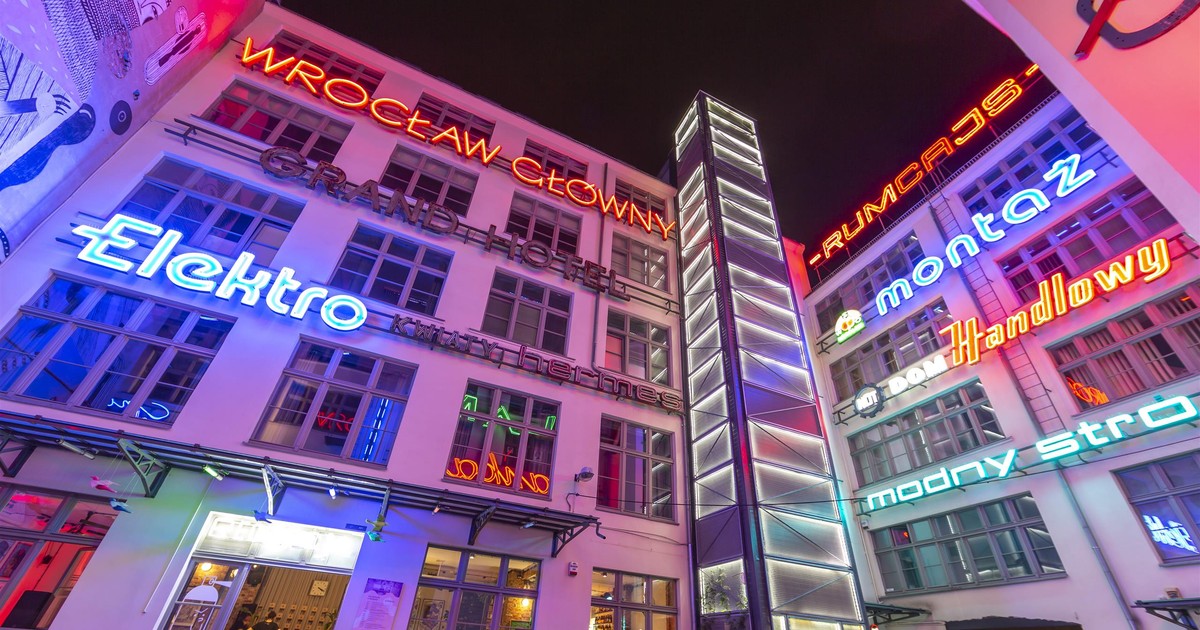 Neony na Ruskiej też będą świecić jak nowe