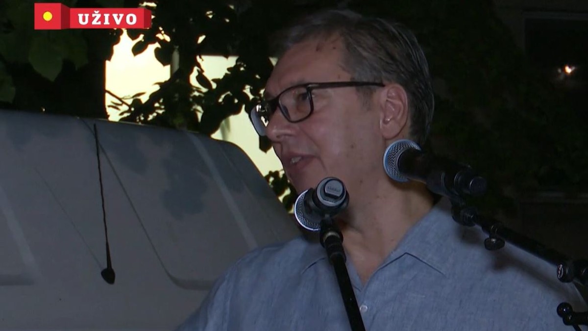 Aleksandar Vučić se obratio na Savskom vencu: "Srbija je ustala kao nikada dosad" - Blic