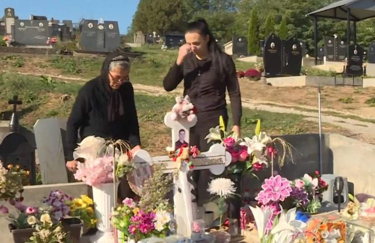 Šok, tuga i nemoć: Ispovest bake i sestre ubijenog Dalibora Todorovića u masakru u Mladenovcu - Blic