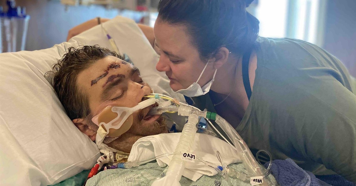 Chciał usunąć wrośnięty włos. Skończył w śpiączce