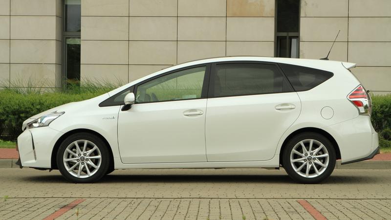 Używana Toyota Prius. Z których lat jest najlepsza? Ile pali, koszty ...