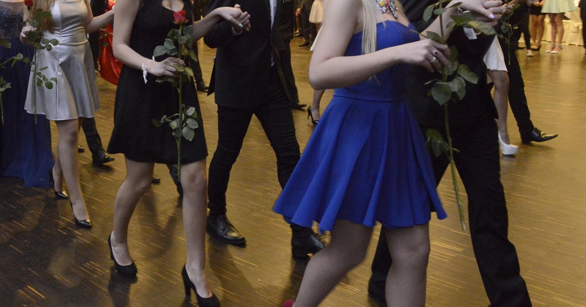 Partnerka na studniówkę rzuciła kwotę. "Dwa kieliszki, zero nudy"