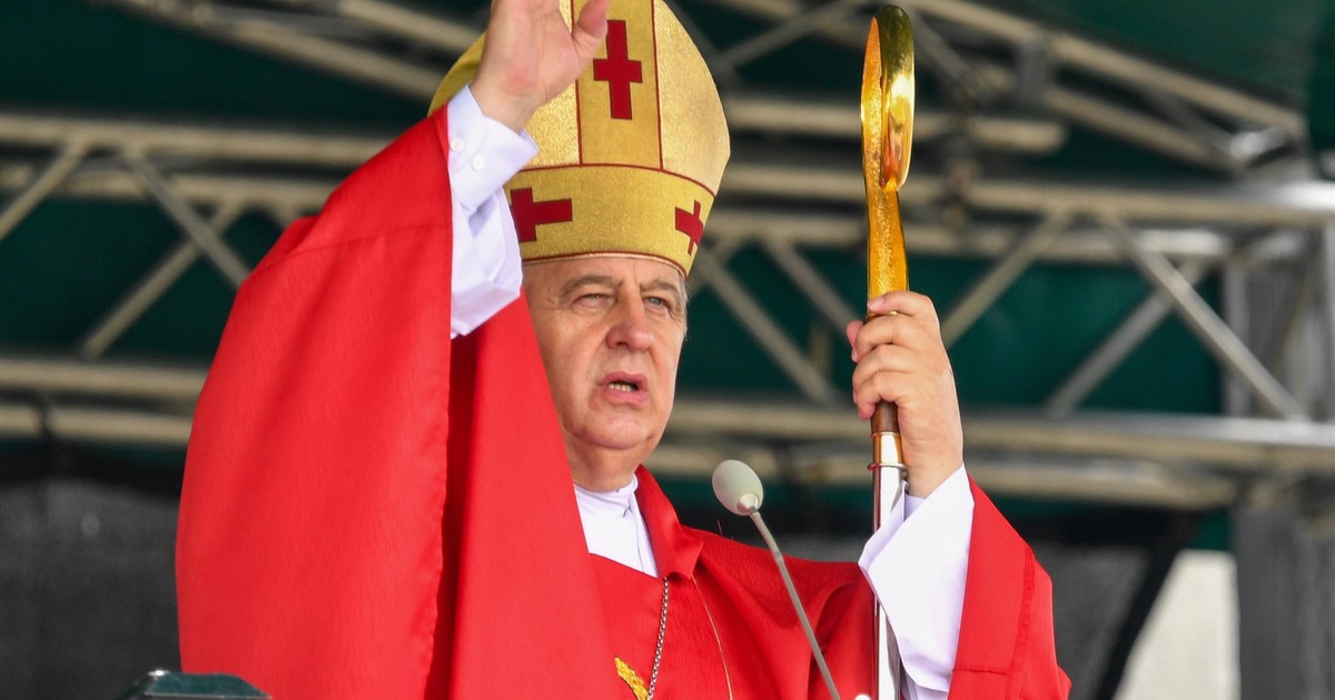 Kielecki biskup broni lekcji religii w szkołach. "Uderzenie w ...