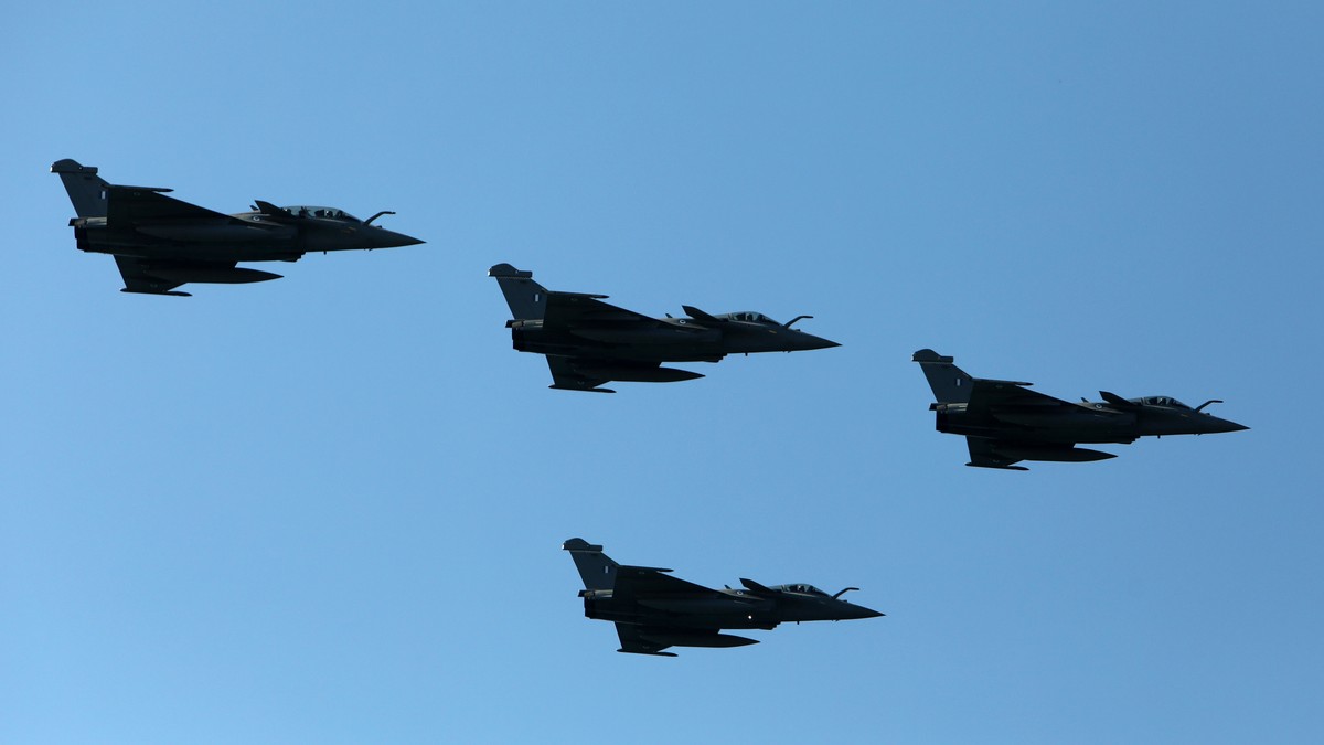 U Hrvatsku sleteo osmi od 12 polovnih Rafala kupljenih od Francuske - Blic