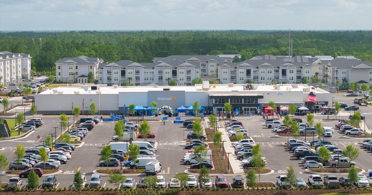 Walmart just opened two new Neighborhood Markets with a larger layout ...