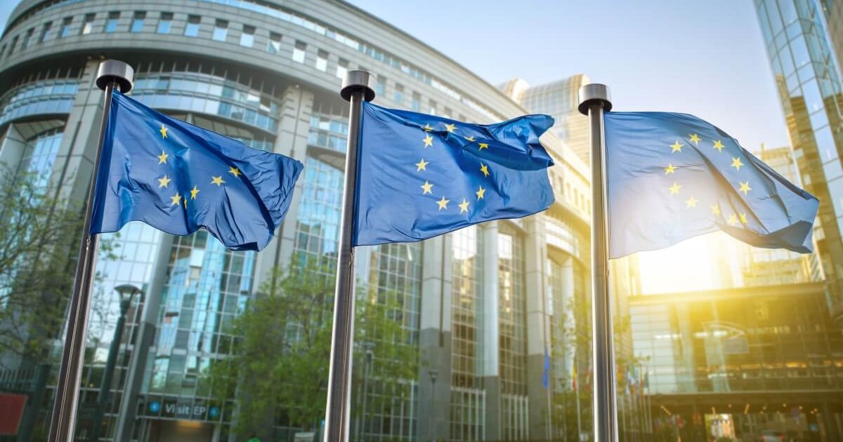 EU updates long-term resident status rules for Third-country nationals ...