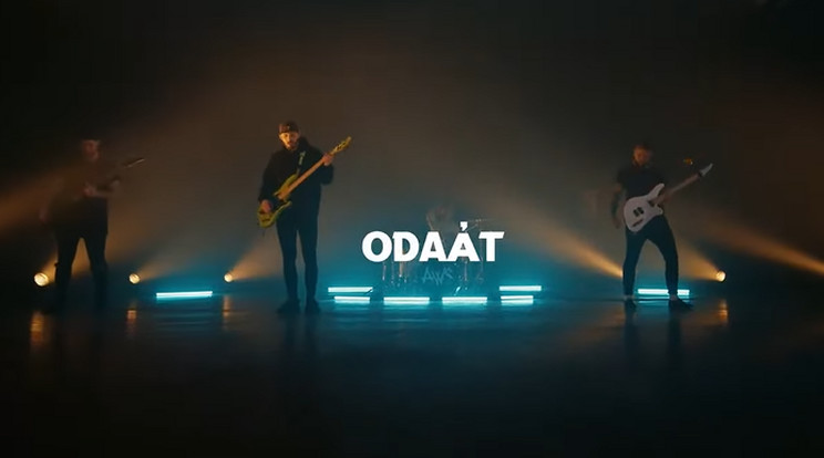 Az AWS zenekar új klipjében leleplezte a zenekar új frontemberét ...