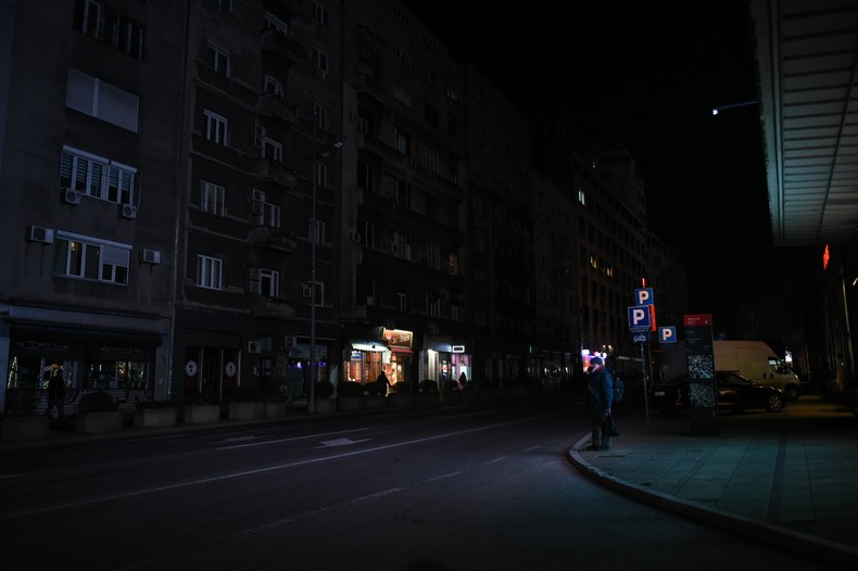Deo Beograda u mraku: Grom udario u trafostanicu: Bez struje ... Deo Beograda u mraku: Grom udario u trafostanicu: Bez struje ...