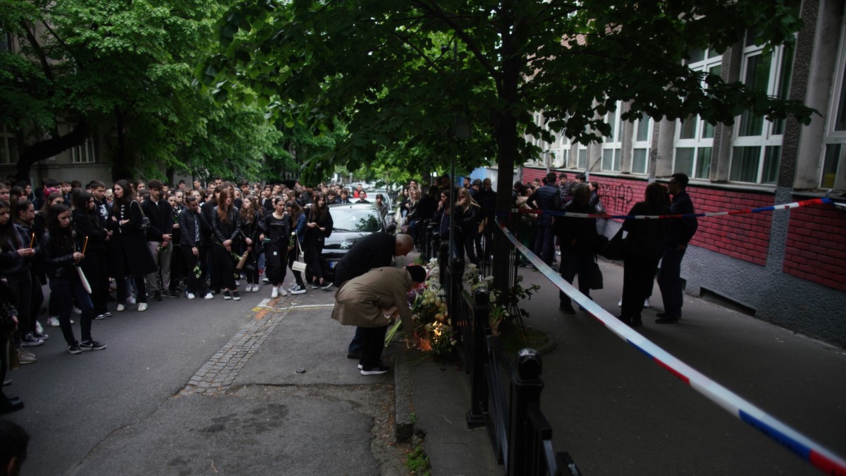 Pucnjava u školi: Jutro nakon pucnjave u OŠ "Vladislav Ribnikar" - Blic