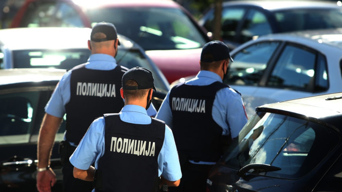 Drama u Leskovcu: Muškarac pretio ženi da će baciti ručnu bombu - Blic