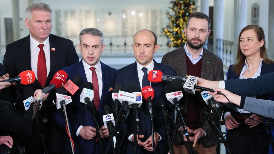 PiS potrzebuje pomocy opozycji ws. KPO. "Całkowita kapitulacja ...