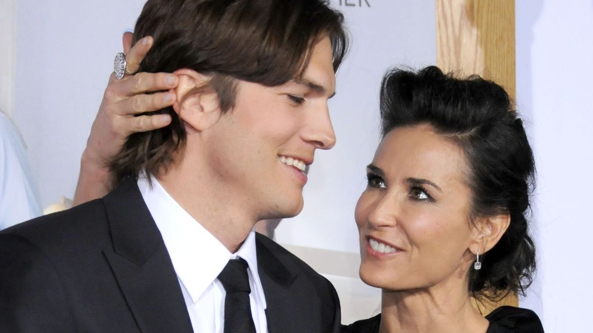 Ashton Kutcher megalázónak nevezte Demi Moore-ral való válását - Glamour