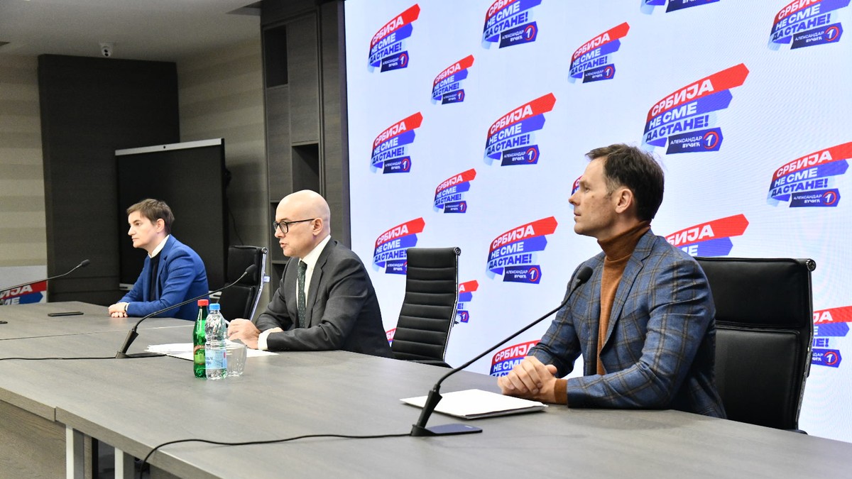 Sednica predsedništva SNS zakazana je za danas u 17 časova - Blic