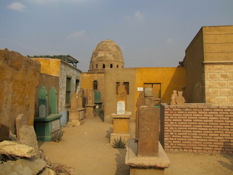 Kair - miasto umarłych, miasto żywych - Podróże