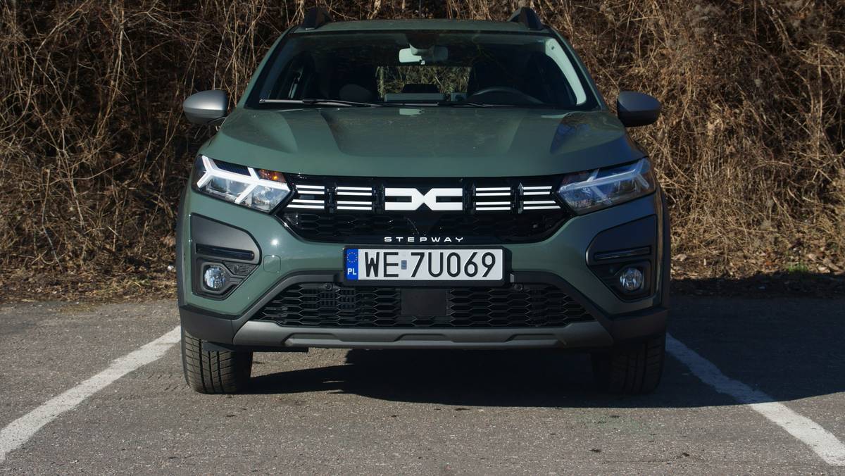 Dacia Sandero Stepway po liftingu. Ma 110 KM i pokemona na grillu ...